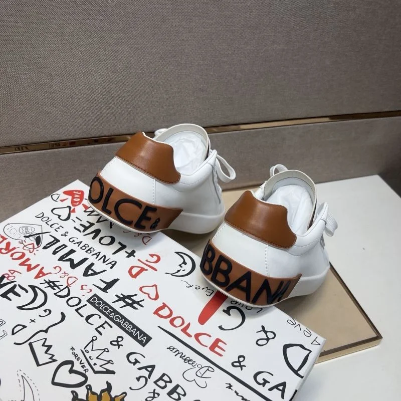 Accurate model Dolce Gabbana Low Shoes
