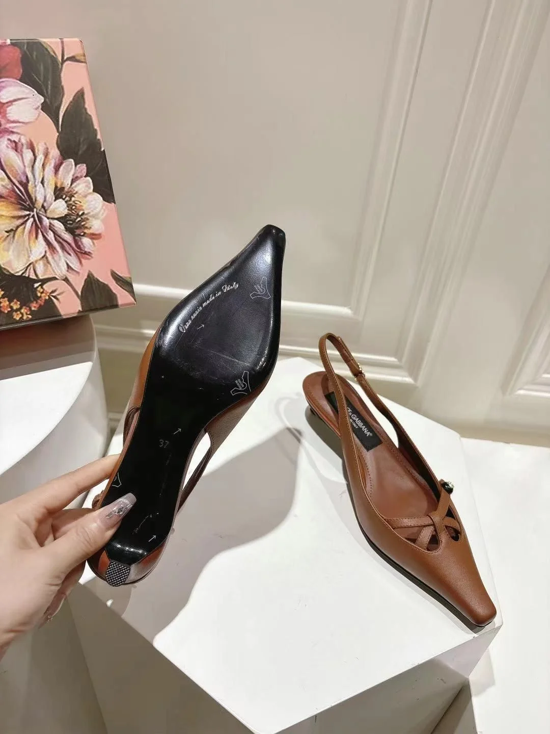 Accurate model Dolce Gabbana Sandals