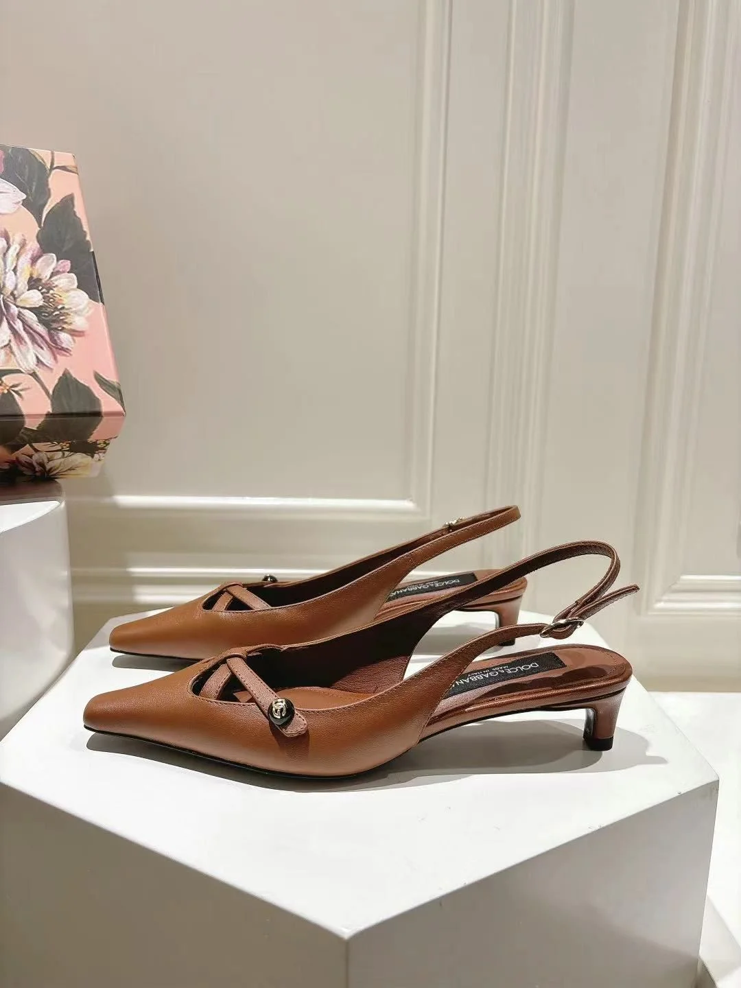 Accurate model Dolce Gabbana Sandals