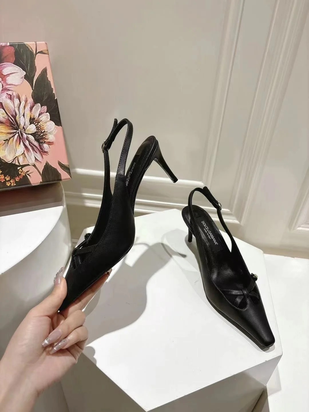 Bargain Dolce Gabbana Sandals