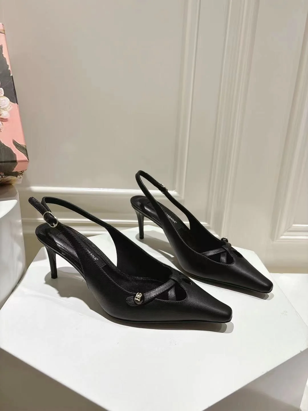 Bargain Dolce Gabbana Sandals