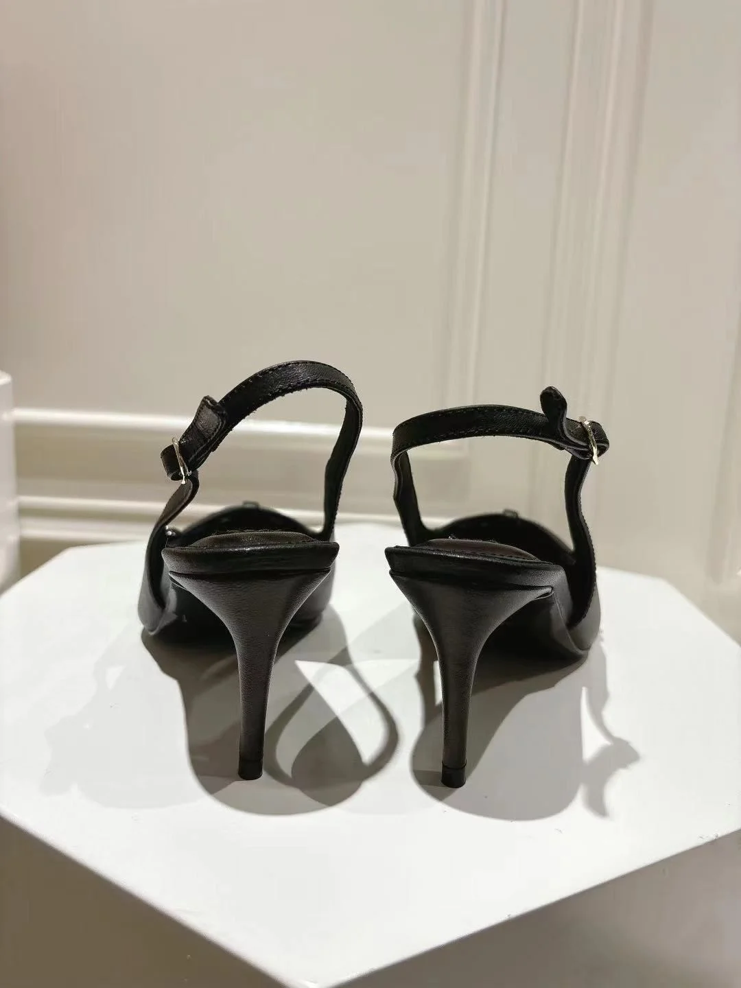 Bargain Dolce Gabbana Sandals