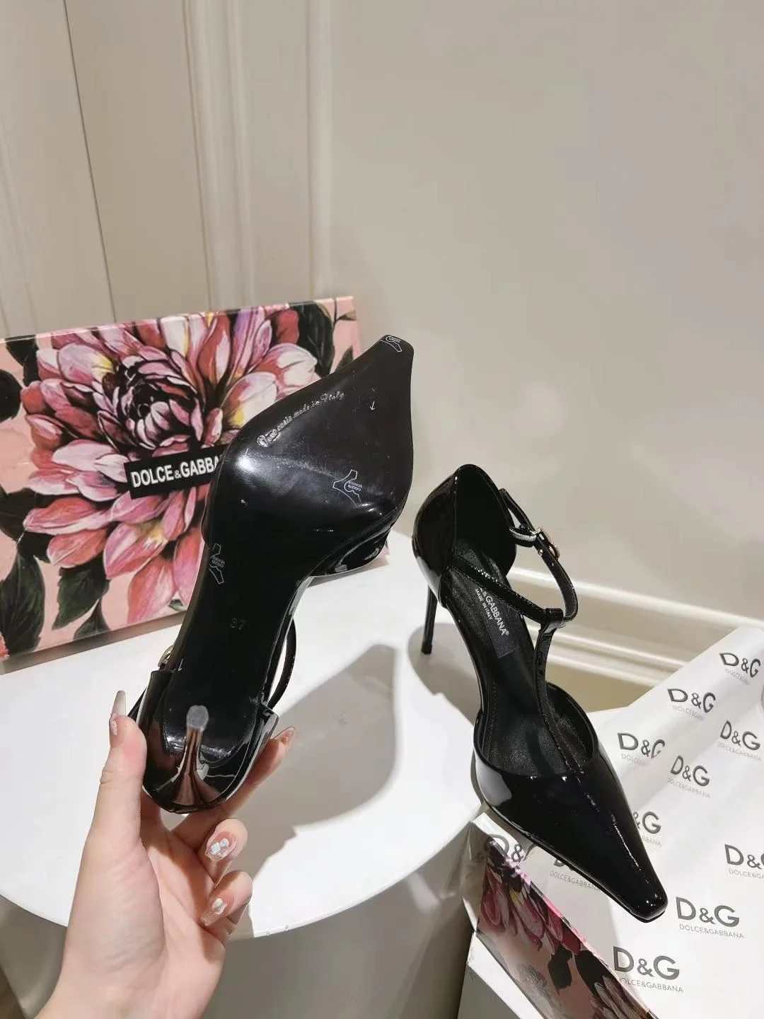 Low-cost Dolce Gabbana Sandals
