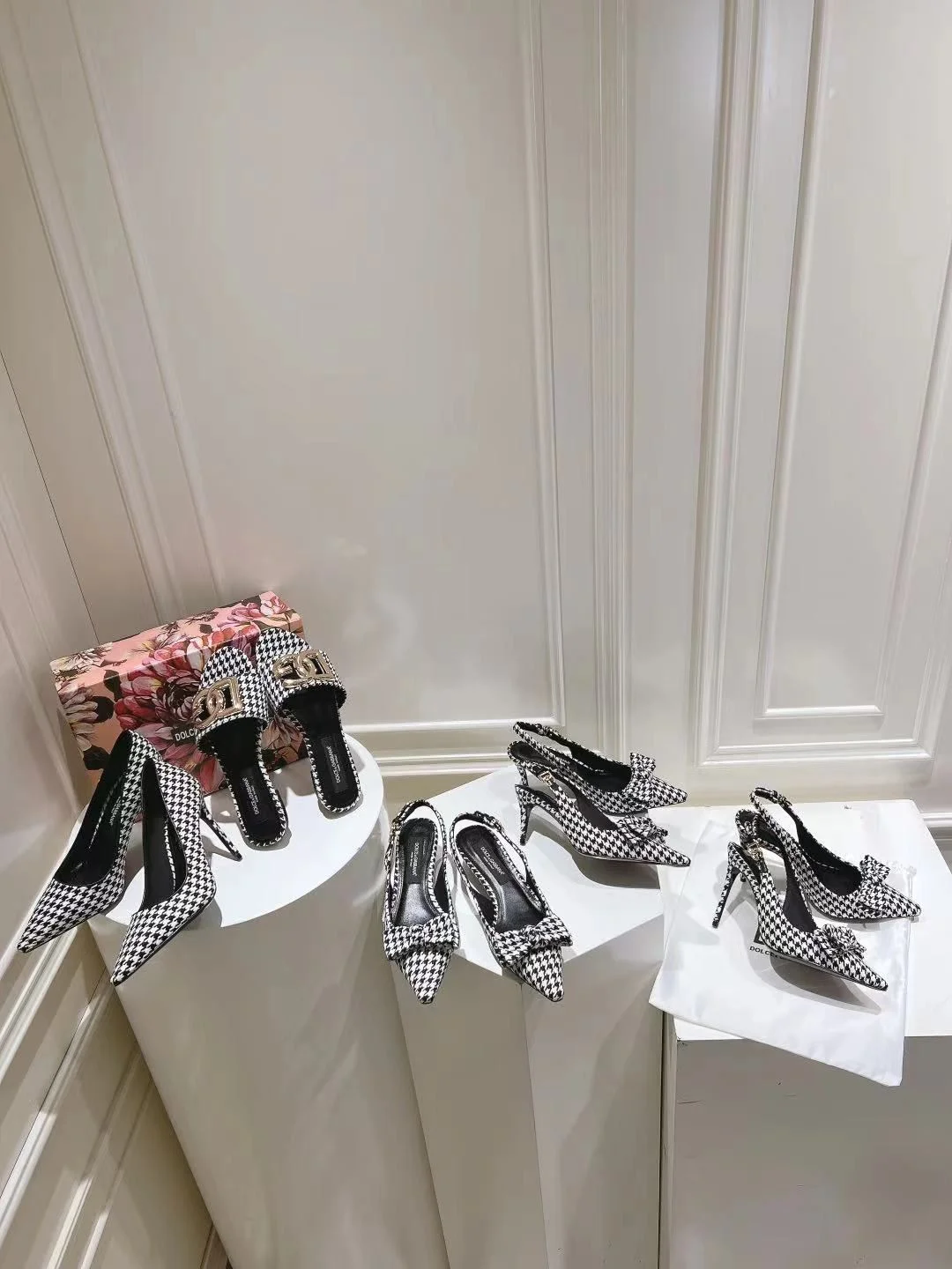 Discounted Dolce Gabbana Sandals