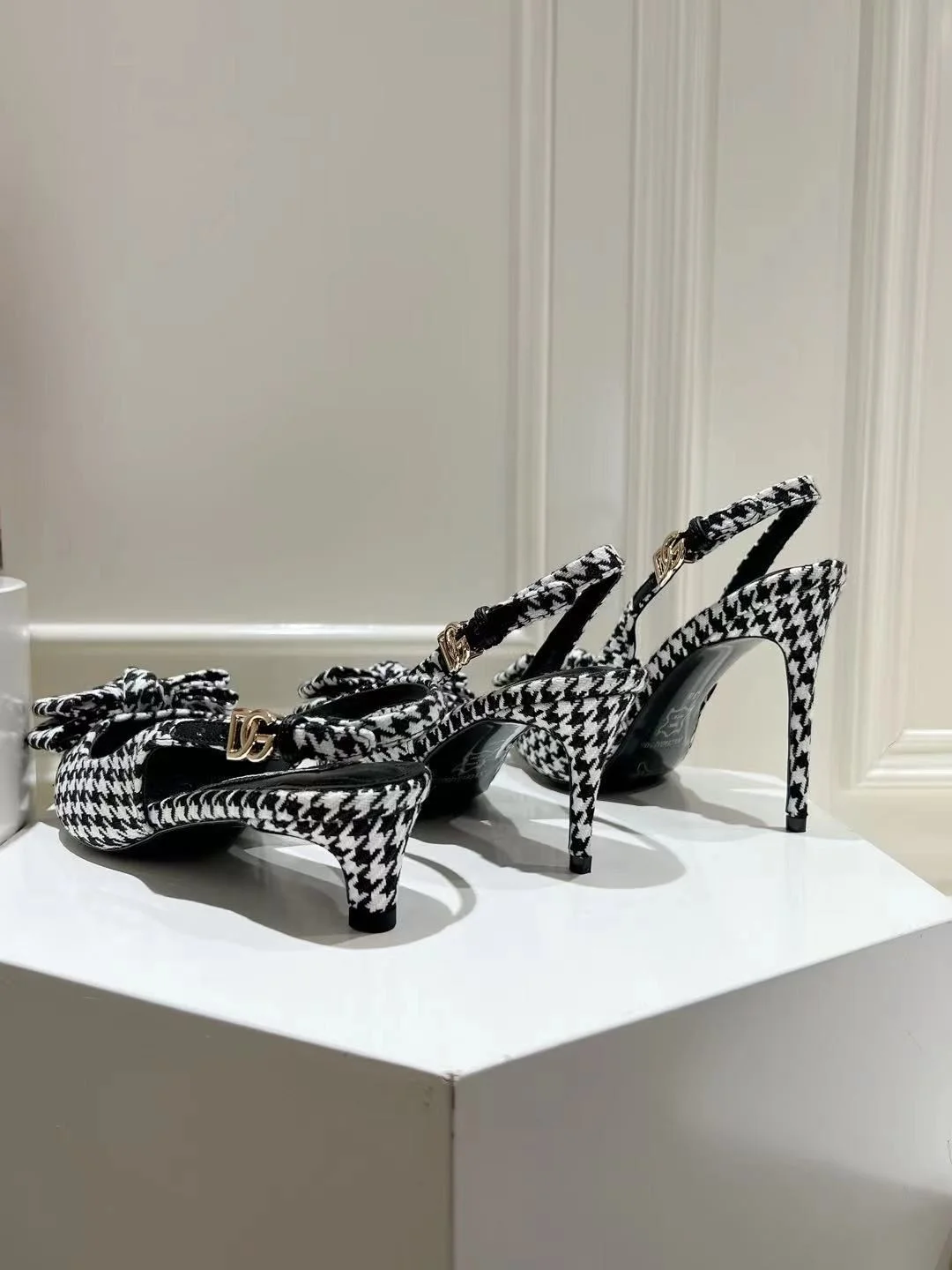 Discounted Dolce Gabbana Sandals