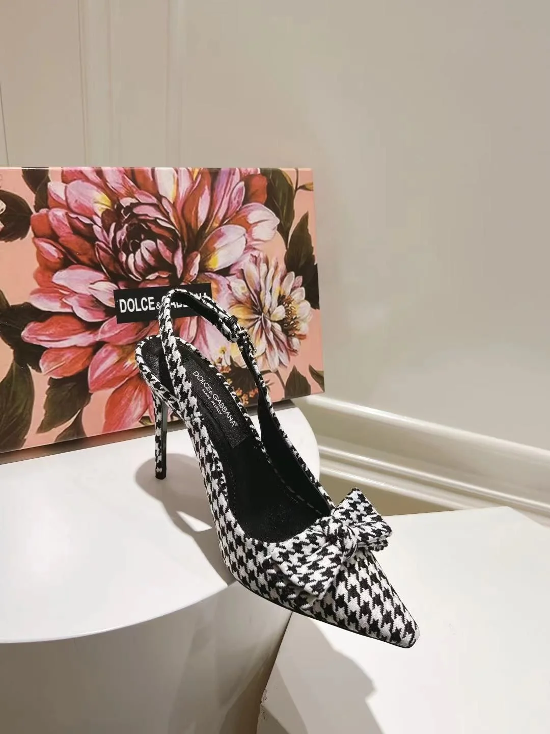 Discounted Dolce Gabbana Sandals