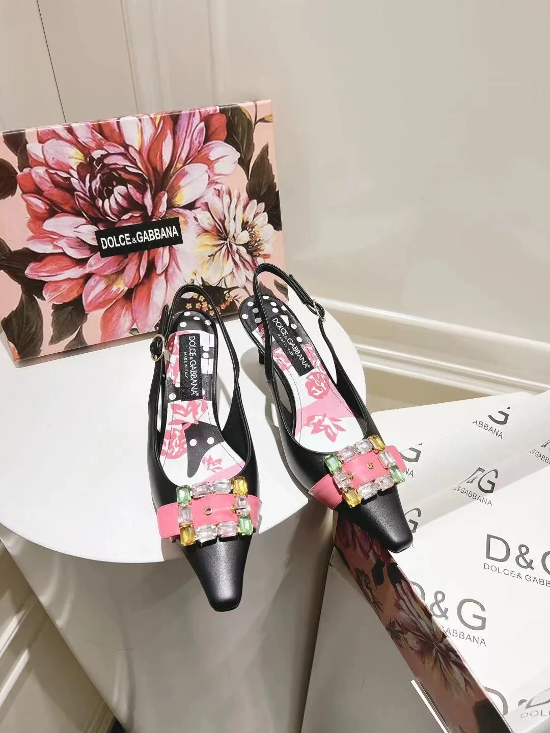 Cut-rate Dolce Gabbana Sandals