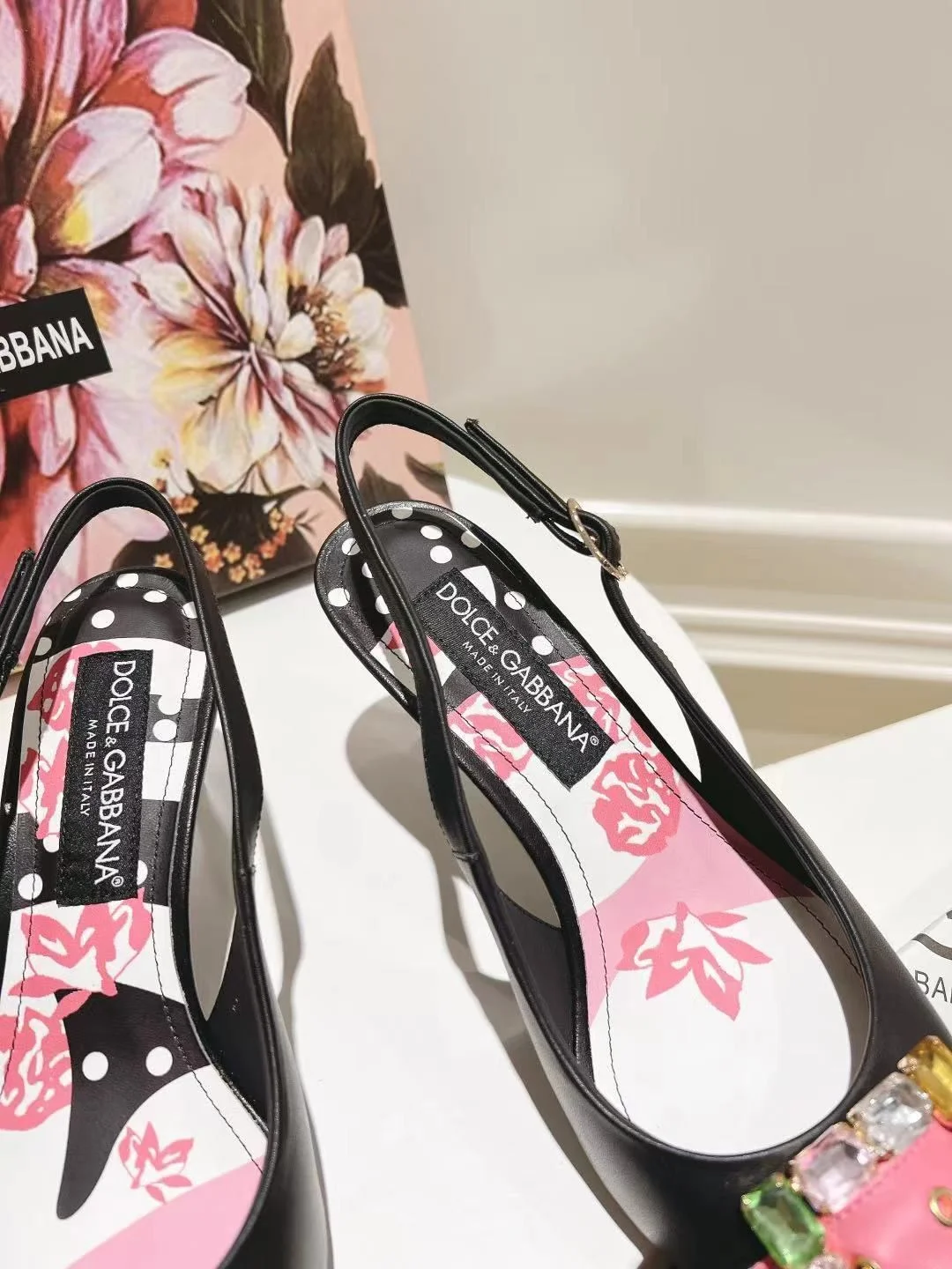Cut-rate Dolce Gabbana Sandals