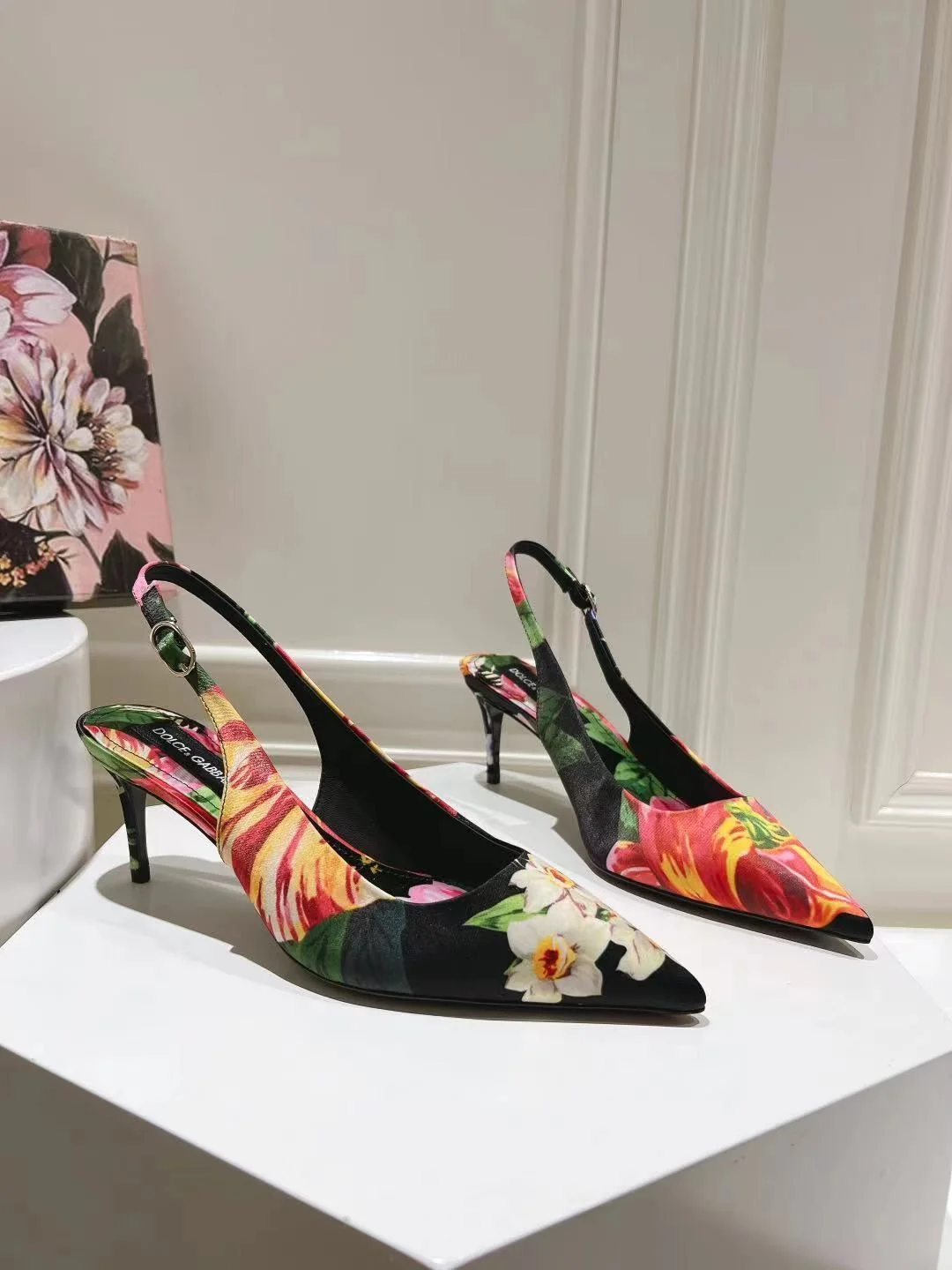 Indistinguishable Dolce Gabbana Sandals