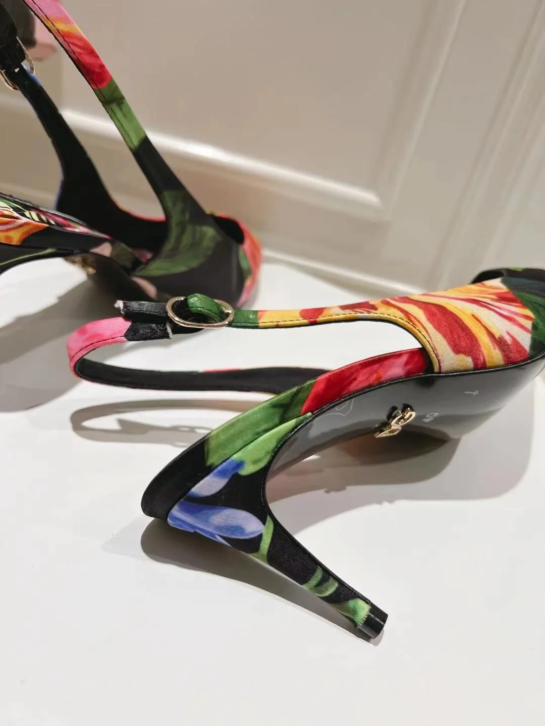 Indistinguishable Dolce Gabbana Sandals