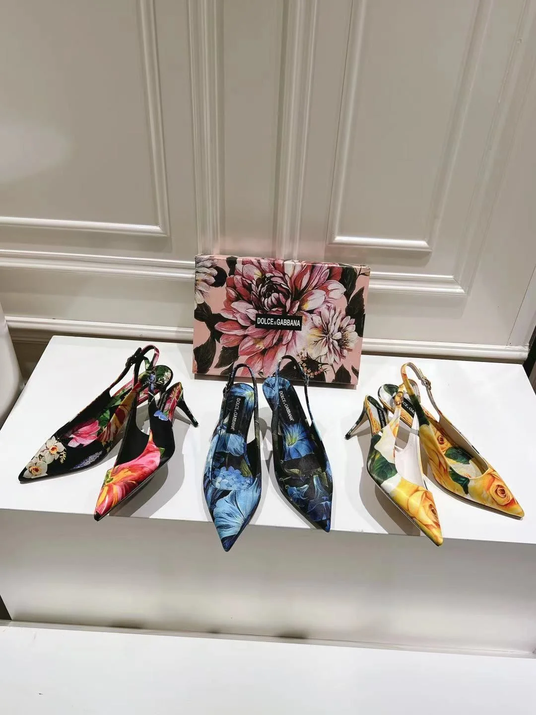 Indistinguishable Dolce Gabbana Sandals