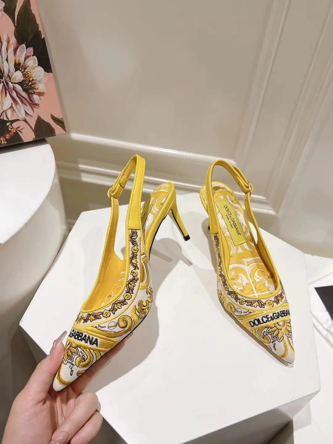 Accurate model Dolce Gabbana Sandals