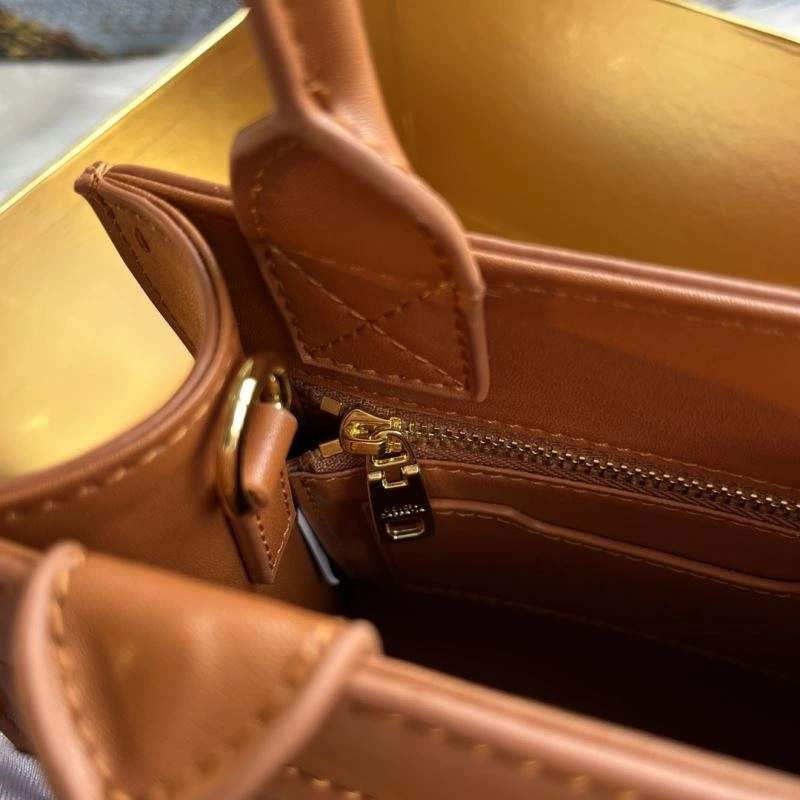 Accurate model Dolce Gabbana Shopping Bags