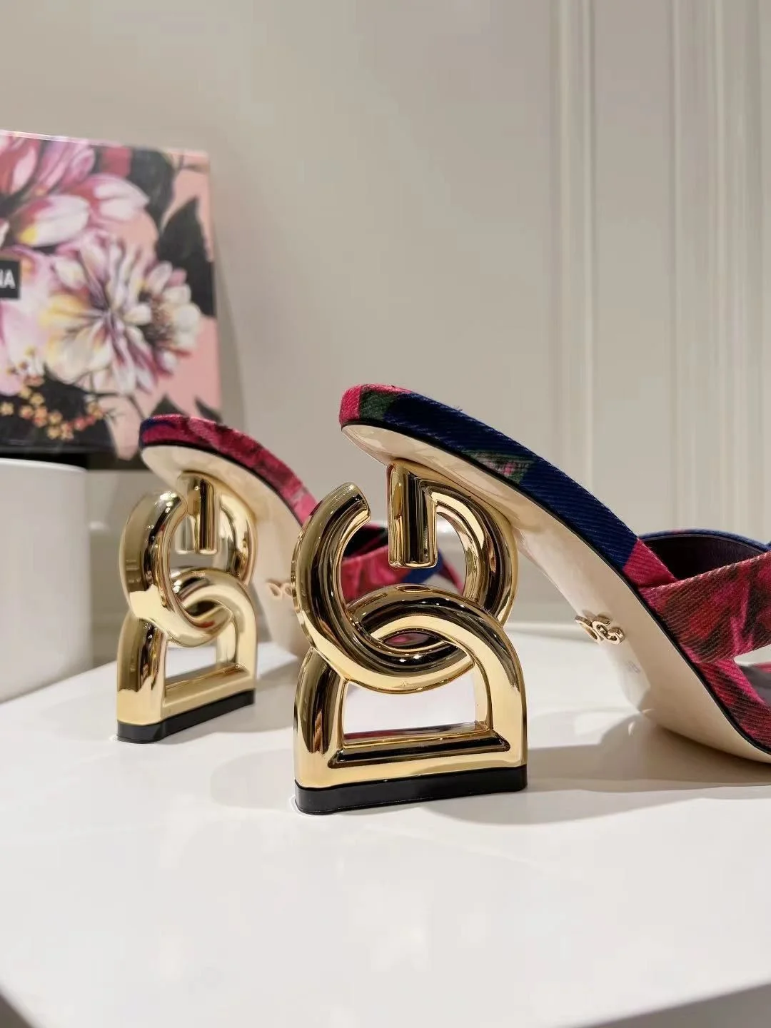 Cut-rate Dolce Gabbana Slippers