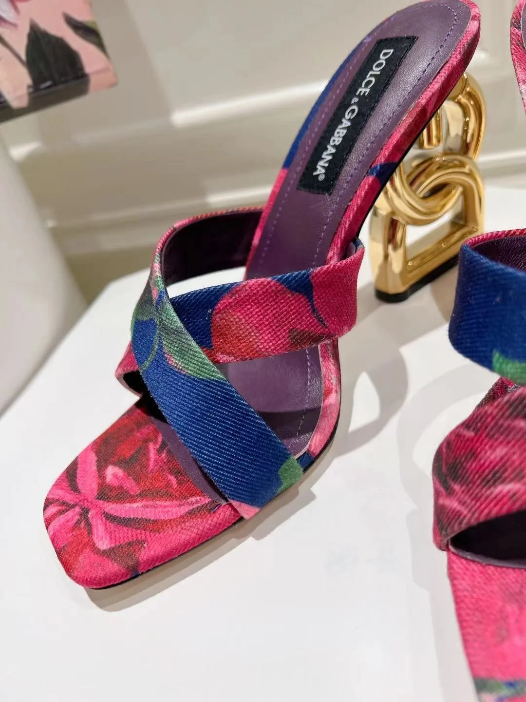 Cut-rate Dolce Gabbana Slippers
