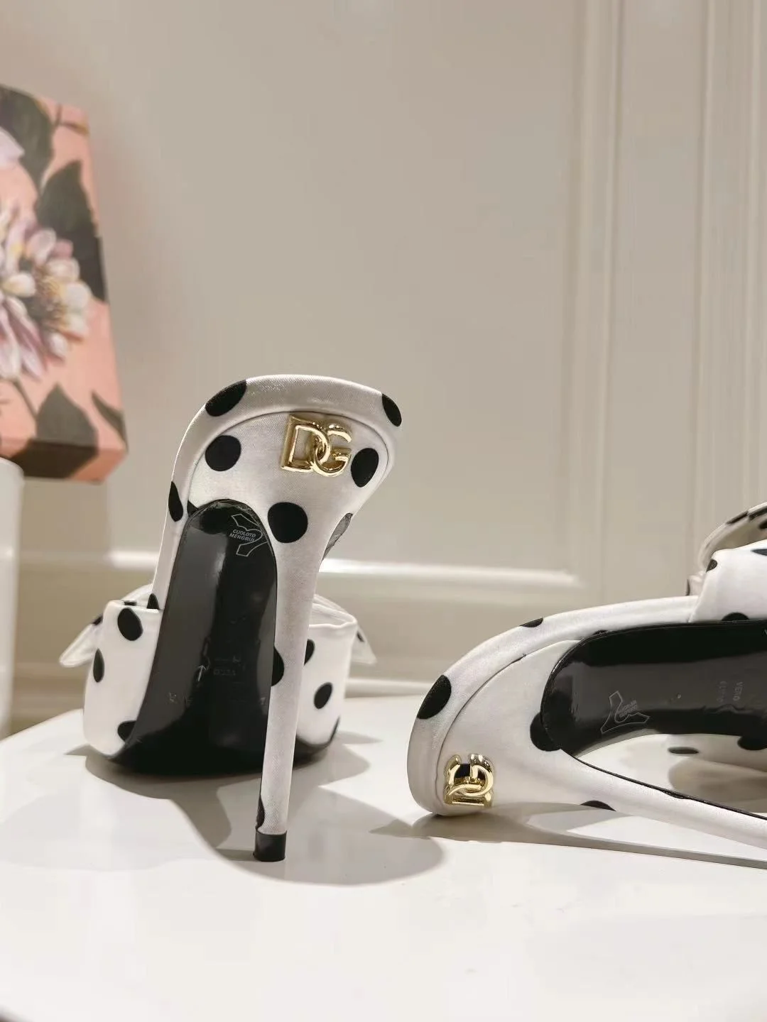 Low-cost Dolce Gabbana Slippers