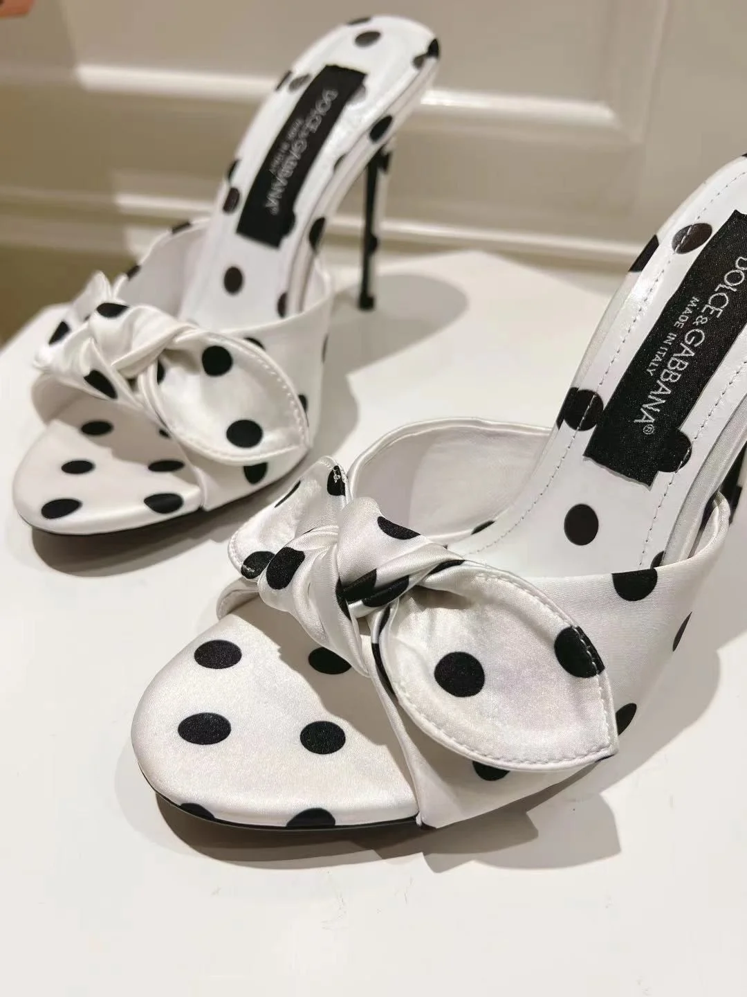 Low-cost Dolce Gabbana Slippers