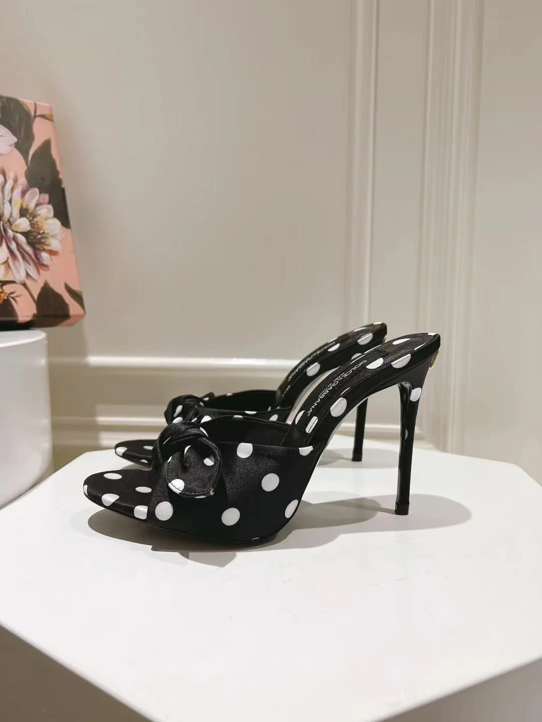 Inexpensive Dolce Gabbana Slippers