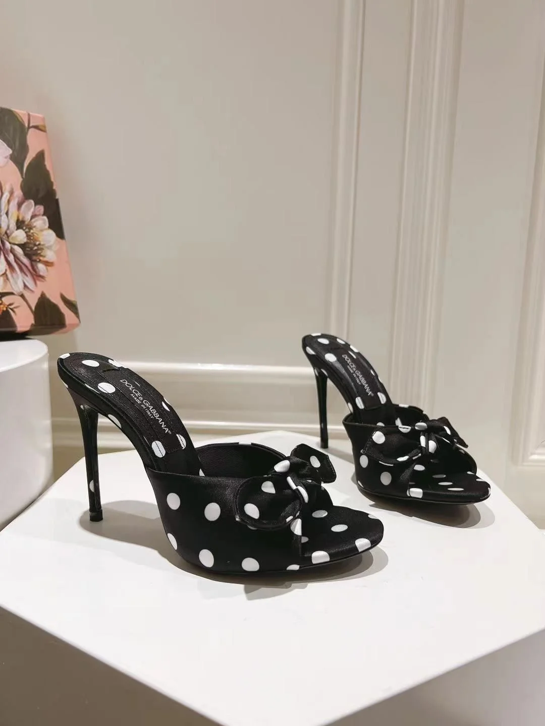 Inexpensive Dolce Gabbana Slippers
