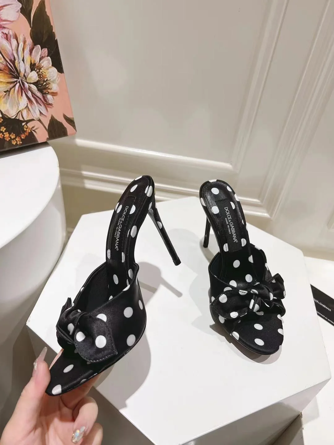 Inexpensive Dolce Gabbana Slippers