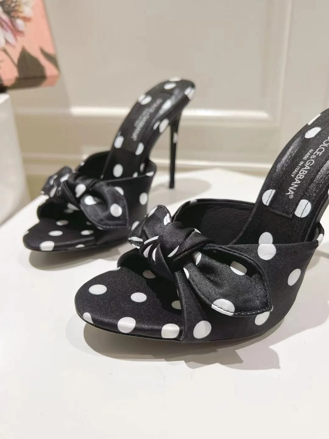 Inexpensive Dolce Gabbana Slippers