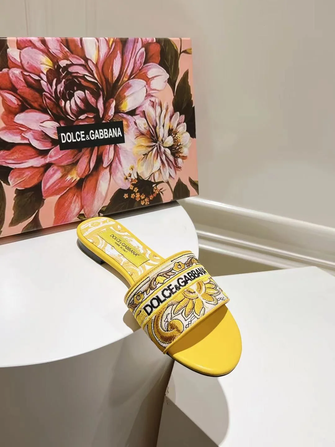 Factory-made Dolce Gabbana Slippers