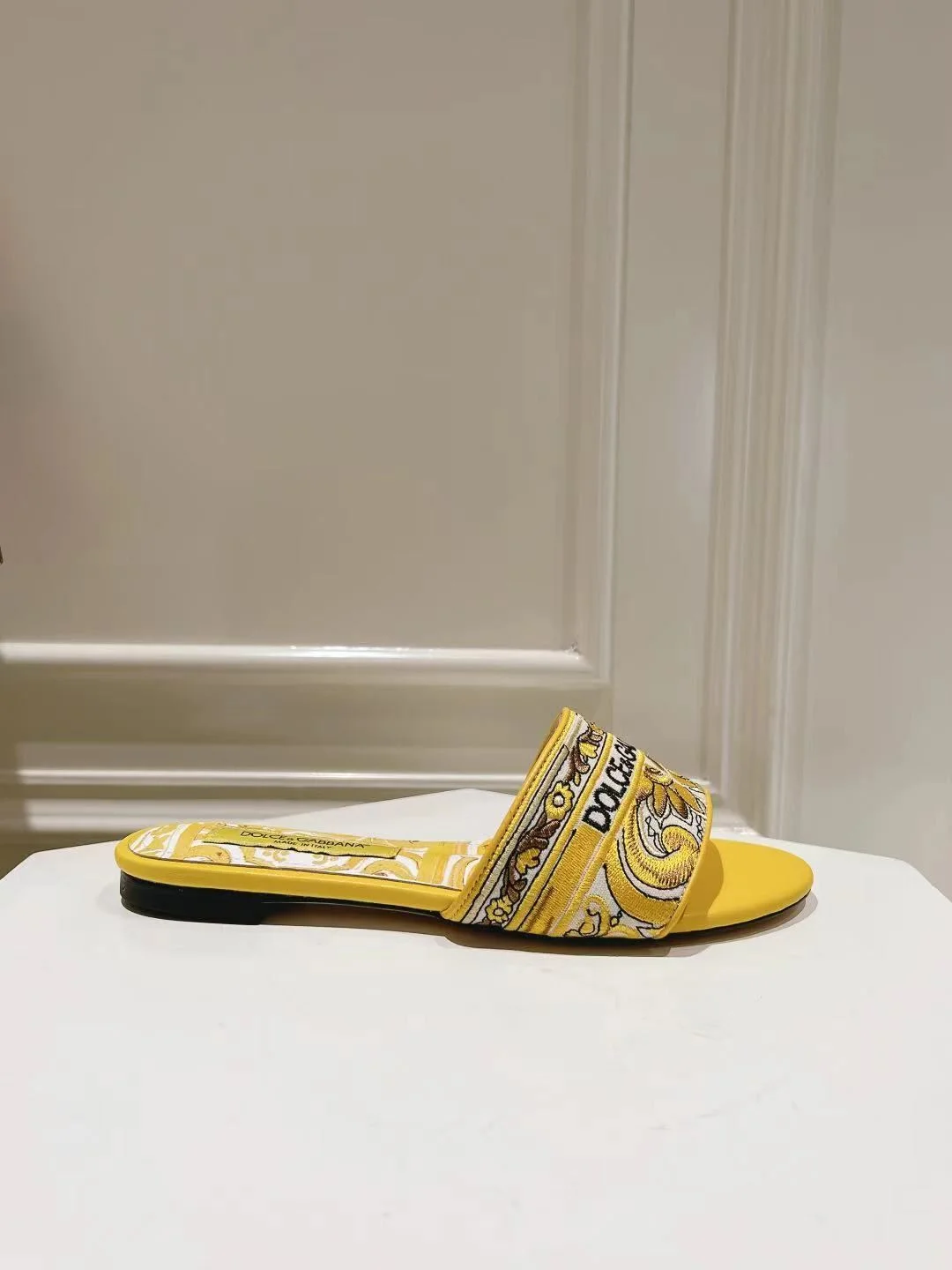 Factory-made Dolce Gabbana Slippers