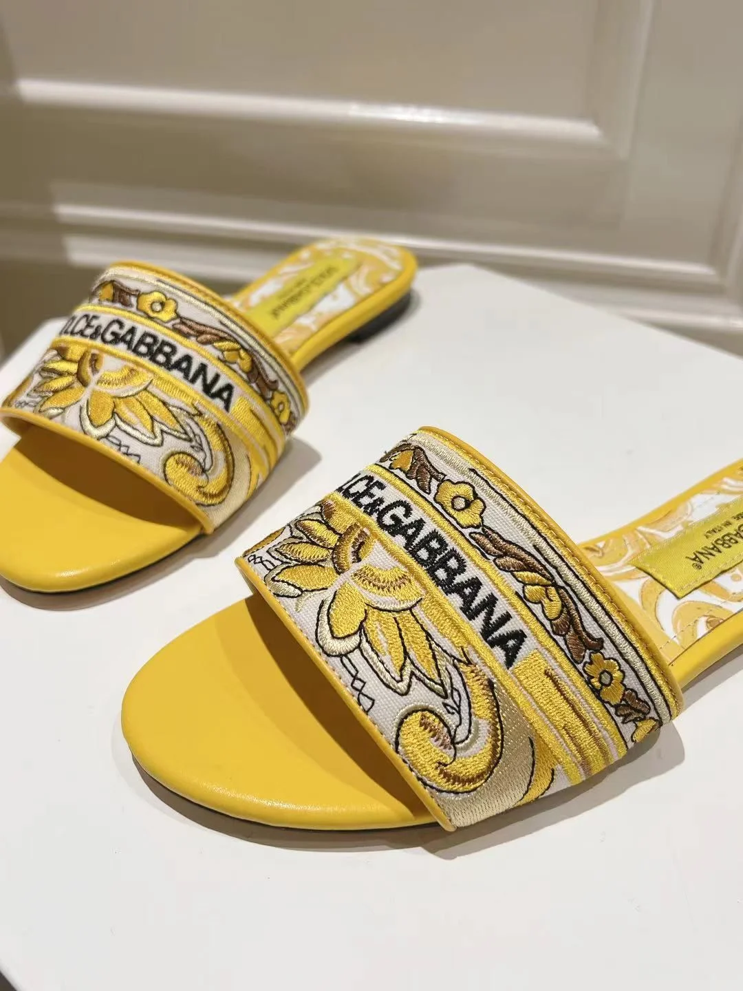 Factory-made Dolce Gabbana Slippers