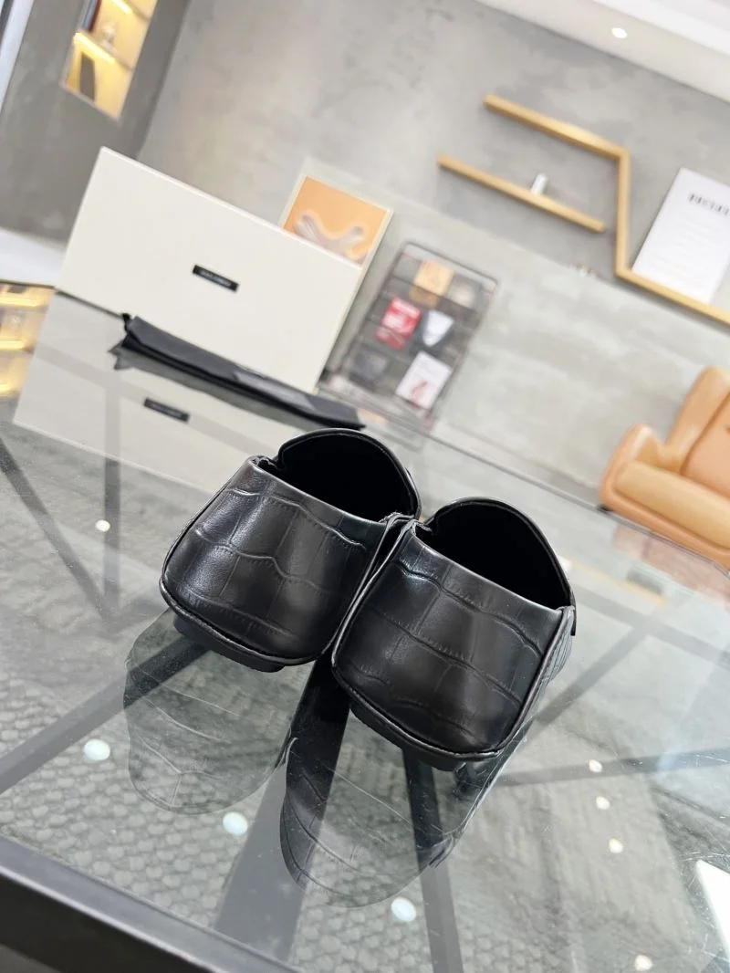 Value-priced Dolce Gabbana Tods Shoes