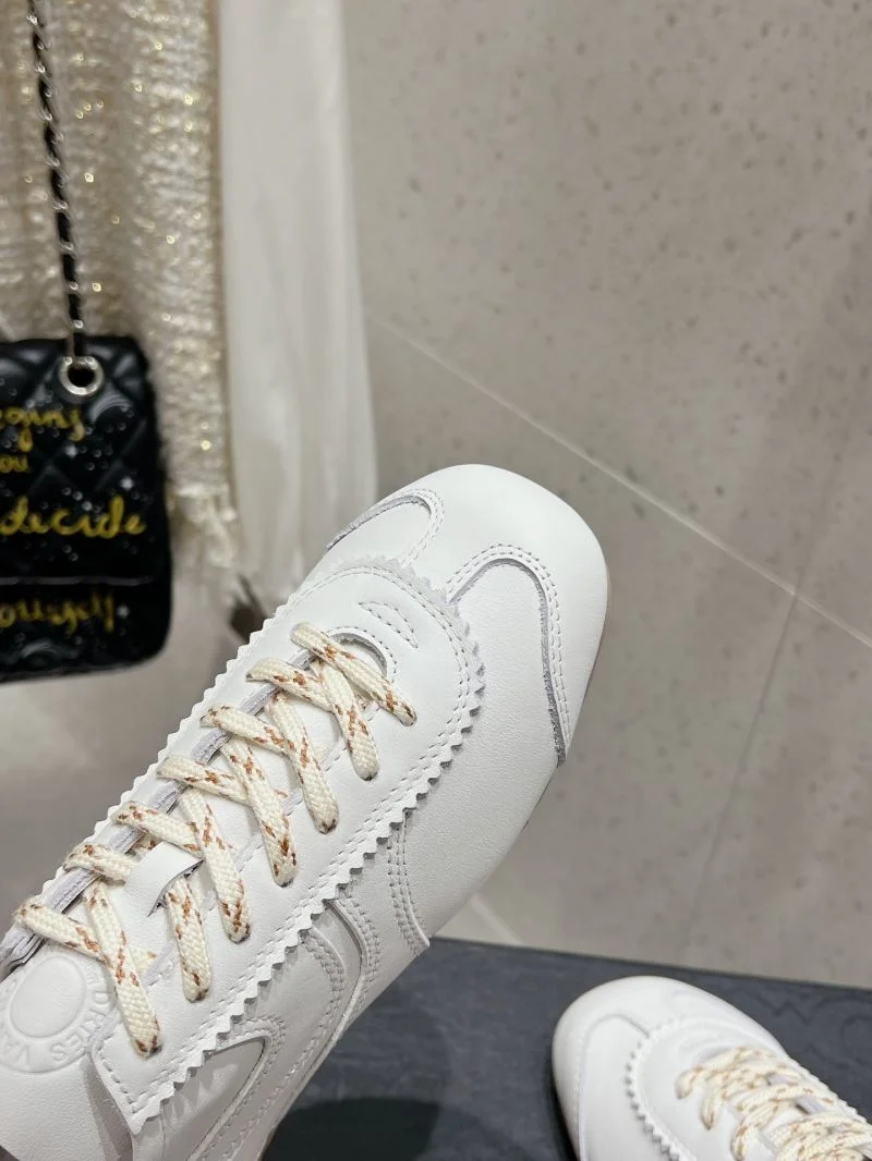 Accurate model Dries Van Noten Shoes