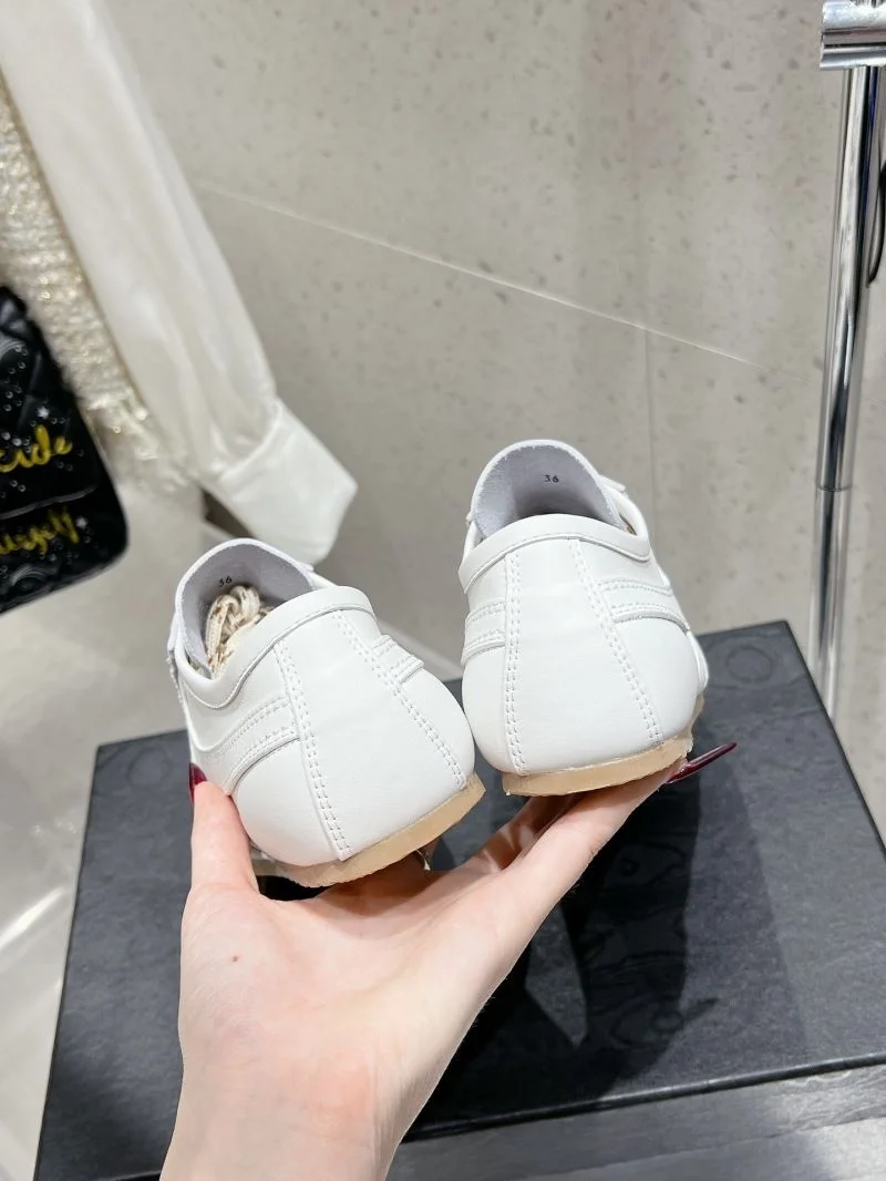 Accurate model Dries Van Noten Shoes