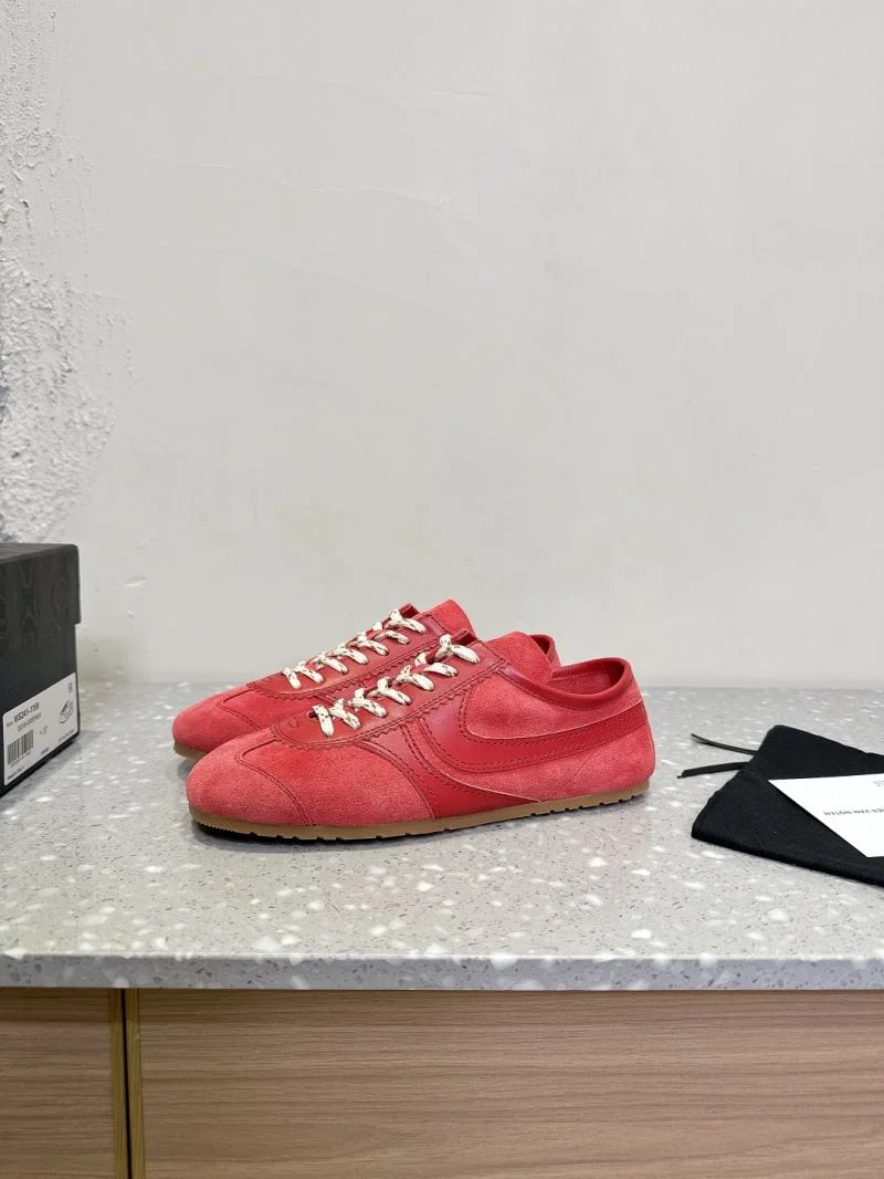 Accurate model Dries Van Noten Shoes