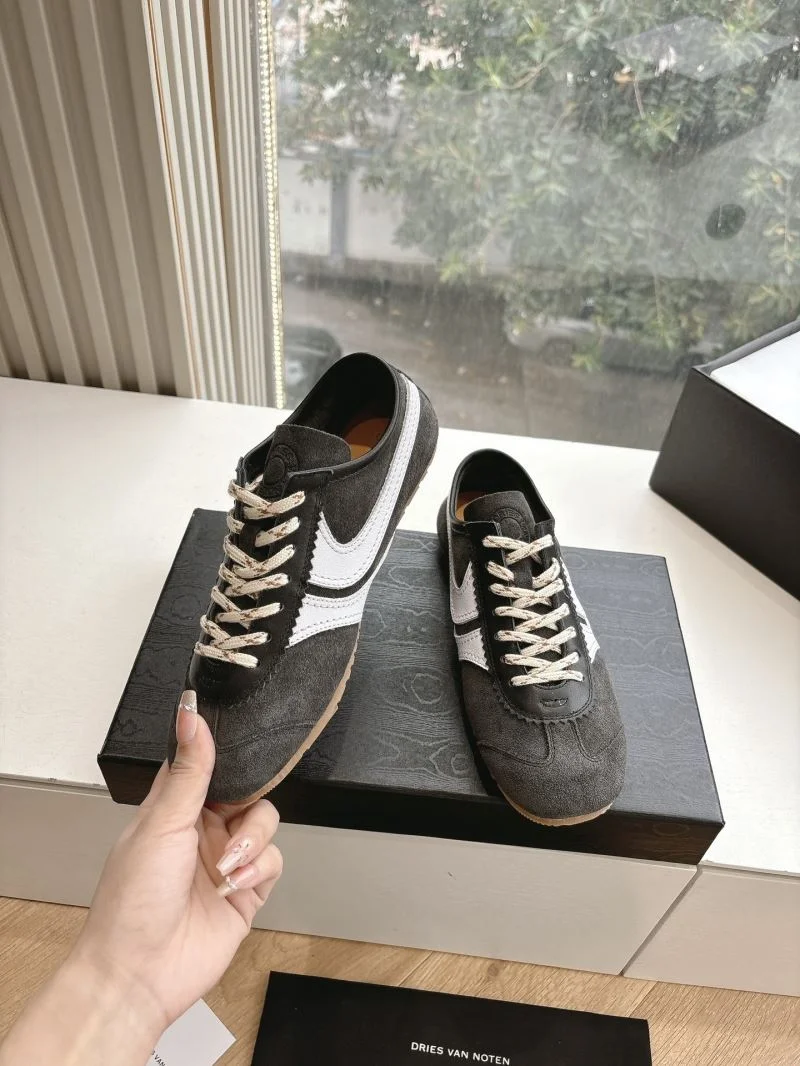 Top mirror Dries Van Noten Shoes