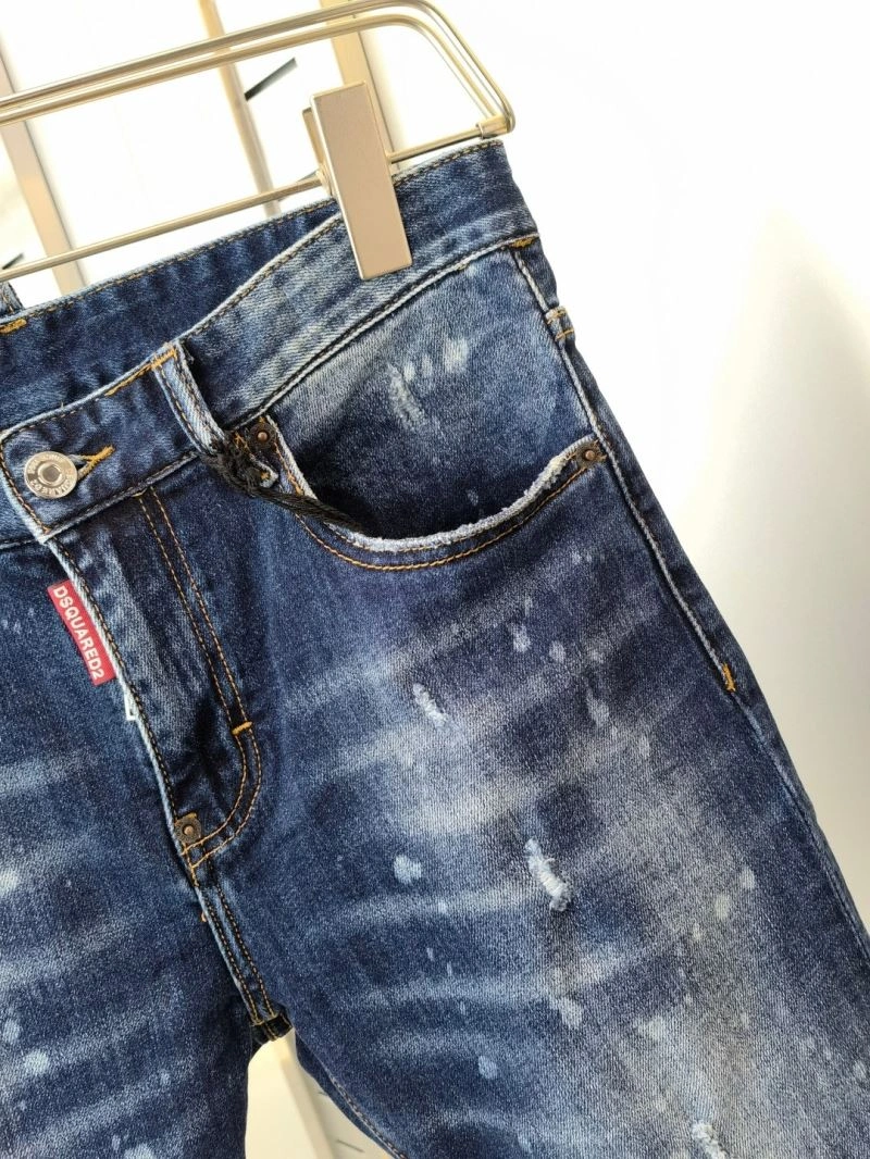 Accurate model Dsquared2 Jeans