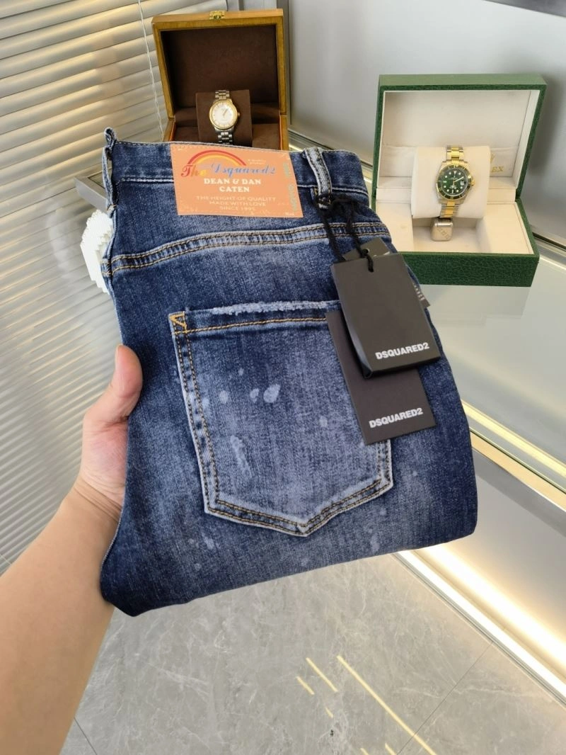 Accurate model Dsquared2 Jeans