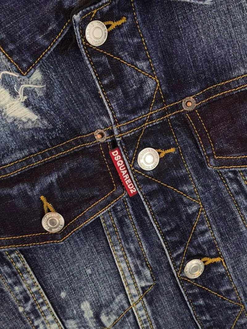Accurate model Dsquared2 Outwear