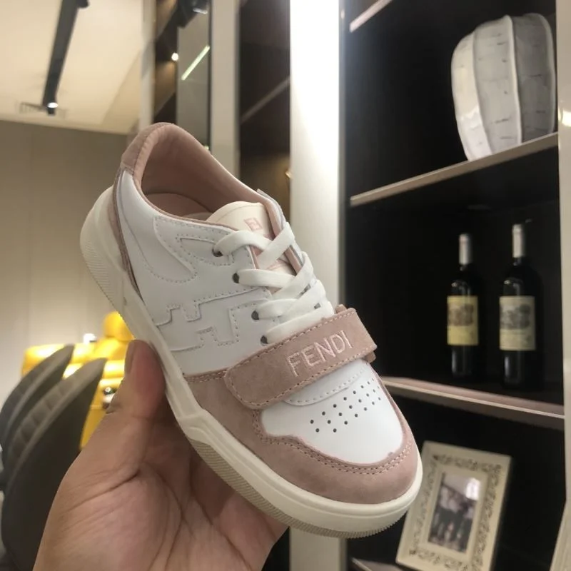 Top mirror FENDI SHOES