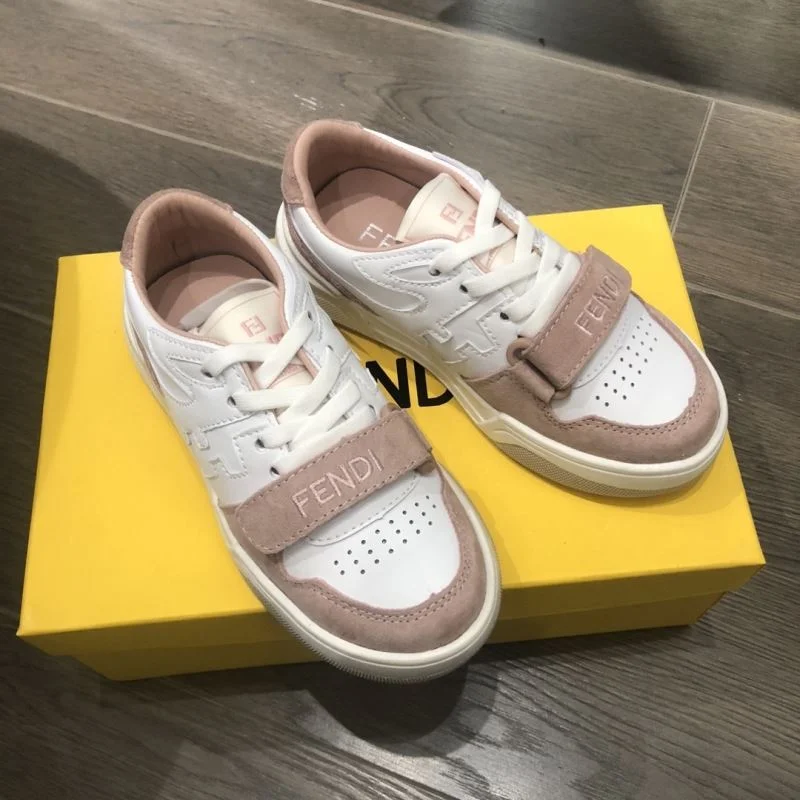 Top mirror FENDI SHOES