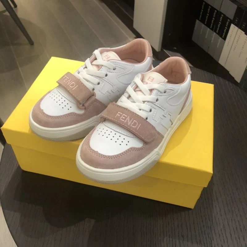 Top mirror FENDI SHOES