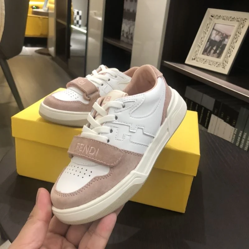 Top mirror FENDI SHOES