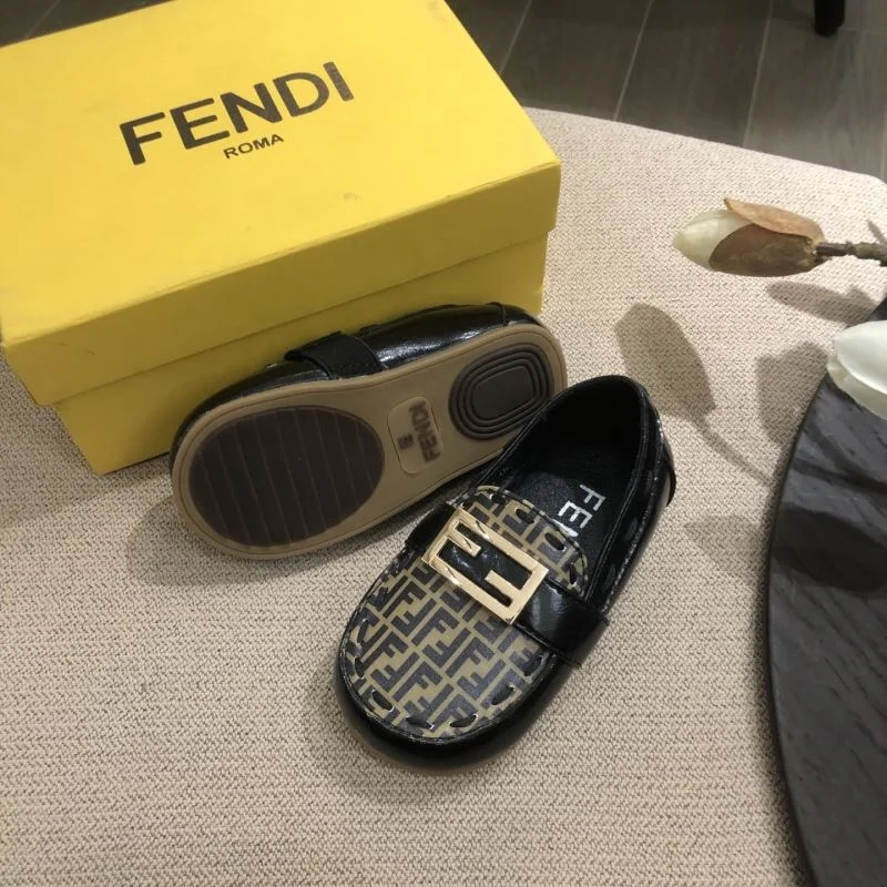 Top match FENDI SHOES