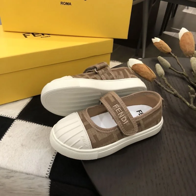 Accurate model FENDI SHOES