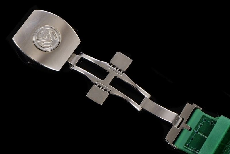 Indistinguishable FRANCK MULLER Watches