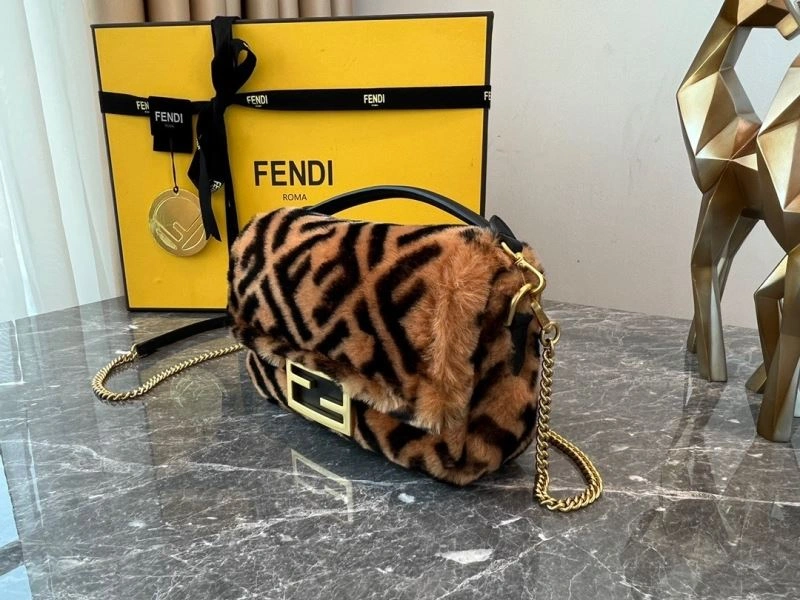 Accurate model Fendi Baguette Bags
