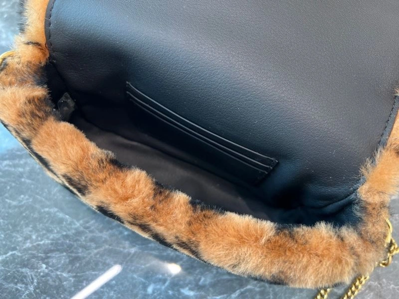 Accurate model Fendi Baguette Bags