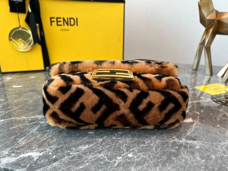 Accurate model Fendi Baguette Bags