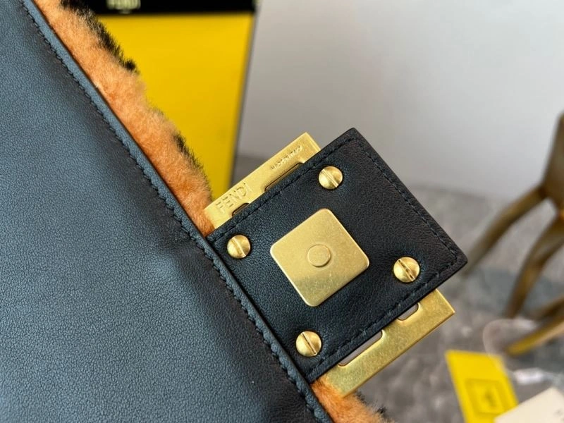 Inexpensive Fendi Baguette Bags
