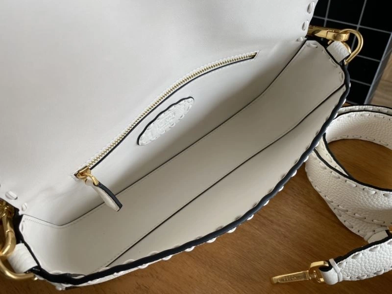 Low-cost Fendi Baguette Bags