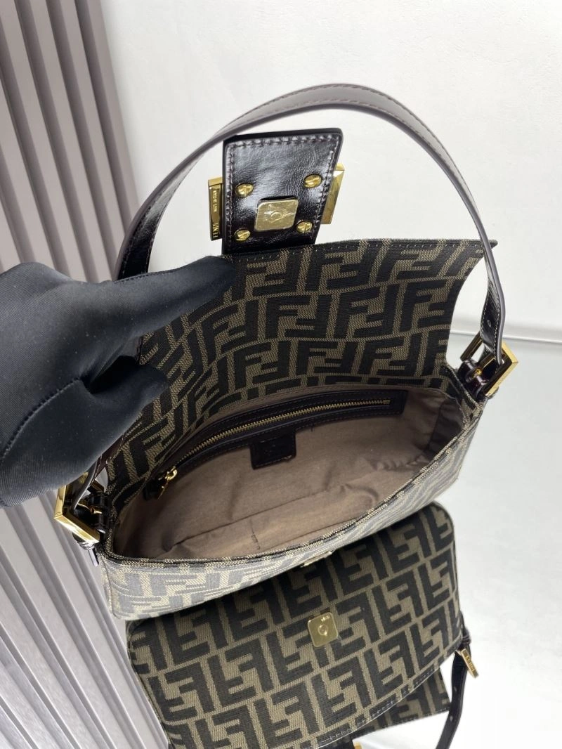 Top match Fendi Baguette Bags