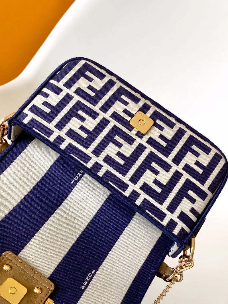 Top match Fendi Baguette Bags